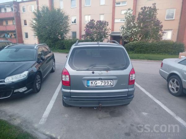 Grey Opel Zafira 2004 in Riga, with an engine capacity of 2.20 L and mileage of 342 thousand km for 1200 €, photo 5 on AUTOMOTO.COM.LV