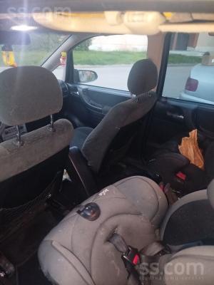 Pelēks Opel Zafira 2004 Rīga, ar dzinēja tilpumu 2.20 L un nobraukumu 342 tūkst. km par 1200 €, foto 11 vietnē AUTOMOTO.COM.LV