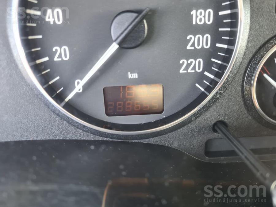 Grey Opel Zafira 2004 in Ludza, with an engine capacity of 2.00 L and mileage of 0 thousand km for 1950 €, photo 14 on AUTOMOTO.COM.LV