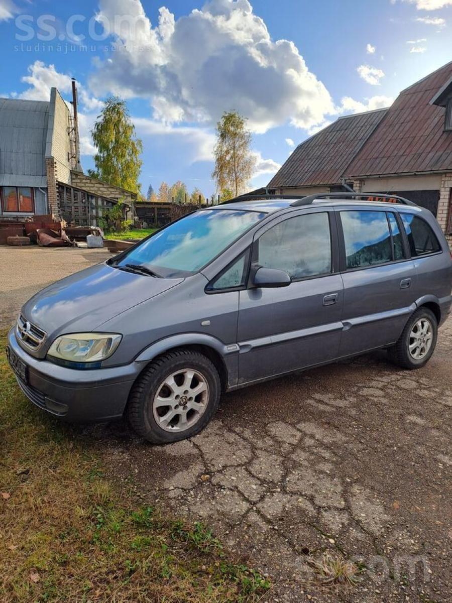 Pelēks Opel Zafira 2004 Rēzekne, ar dzinēja tilpumu 2.00 L un nobraukumu 293 tūkst. km par 500 €, foto 3 vietnē AUTOMOTO.COM.LV
