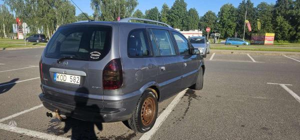 Grey Opel Zafira 2004 in Kaisiadorys, with an engine capacity of 2.17 L and mileage of 318 thousand km for 1000 €, photo 3 on AUTOMOTO.COM.LV