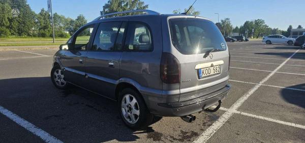 Grey Opel Zafira 2004 in Kaisiadorys, with an engine capacity of 2.17 L and mileage of 318 thousand km for 1000 €, photo 4 on AUTOMOTO.COM.LV