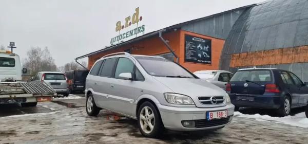 Grey Opel Zafira 2004 in Valmiera, with an engine capacity of 2.20 L and mileage of 294 thousand km for 1150 €, photo 1 on AUTOMOTO.COM.LV