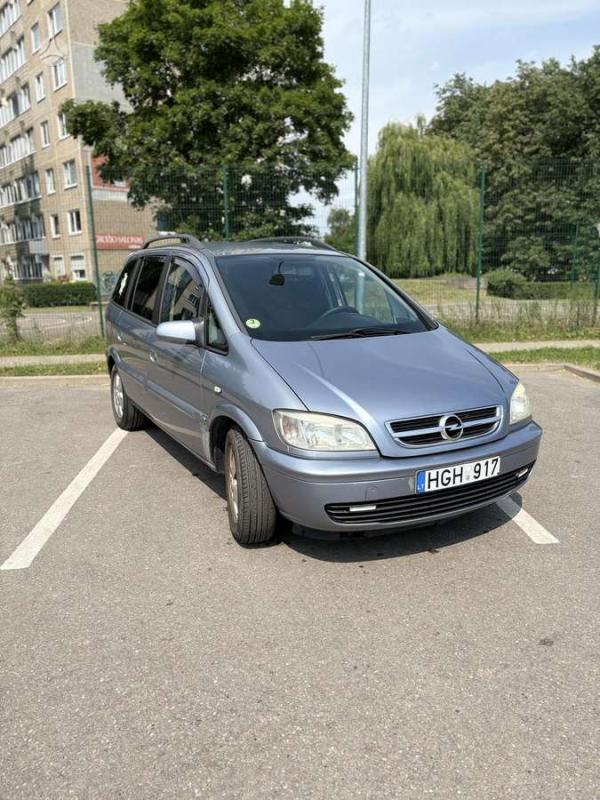 Grey Opel Zafira 2004 in Kaunas, with an engine capacity of 2.17 L and mileage of 300 thousand km for 999 €, photo 3 on AUTOMOTO.COM.LV
