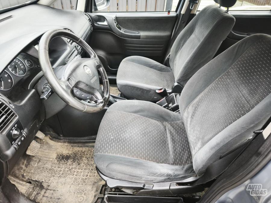 Grey Opel Zafira 2004 in Kaunas, with an engine capacity of 2.00 L and mileage of 259 thousand km for 550 €, photo 6 on AUTOMOTO.COM.LV