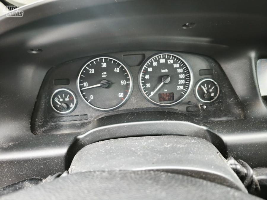 Grey Opel Zafira 2004 in Kaunas, with an engine capacity of 2.00 L and mileage of 259 thousand km for 550 €, photo 9 on AUTOMOTO.COM.LV