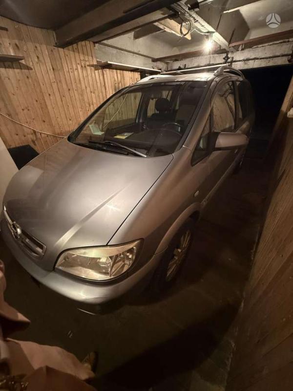 Grey Opel Zafira 2004 in Vilnius, with an engine capacity of 2.20 L and mileage of 250 thousand km for 800 €, photo 4 on AUTOMOTO.COM.LV