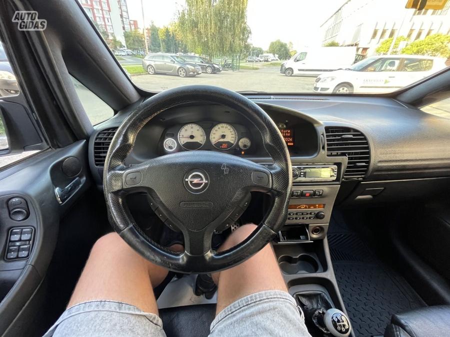 Grey Opel Zafira 2004 in Vilnius, with an engine capacity of 2.20 L and mileage of 348 thousand km for 950 €, photo 11 on AUTOMOTO.COM.LV
