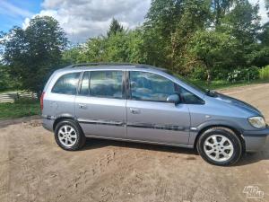 Pelēks Opel Zafira 2004 Naujoji Akmenė, ar dzinēja tilpumu 2.00 L un nobraukumu 260 tūkst. km par 950 €, foto 5 vietnē AUTOMOTO.COM.LV