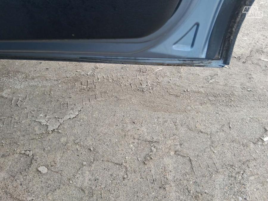 Pelēks Opel Zafira 2004 Naujoji Akmenė, ar dzinēja tilpumu 2.00 L un nobraukumu 260 tūkst. km par 950 €, foto 13 vietnē AUTOMOTO.COM.LV