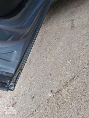 Pelēks Opel Zafira 2004 Naujoji Akmenė, ar dzinēja tilpumu 2.00 L un nobraukumu 260 tūkst. km par 950 €, foto 14 vietnē AUTOMOTO.COM.LV