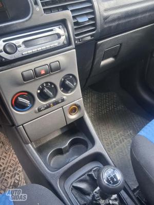 Pelēks Opel Zafira 2004 Naujoji Akmenė, ar dzinēja tilpumu 2.00 L un nobraukumu 260 tūkst. km par 950 €, foto 17 vietnē AUTOMOTO.COM.LV
