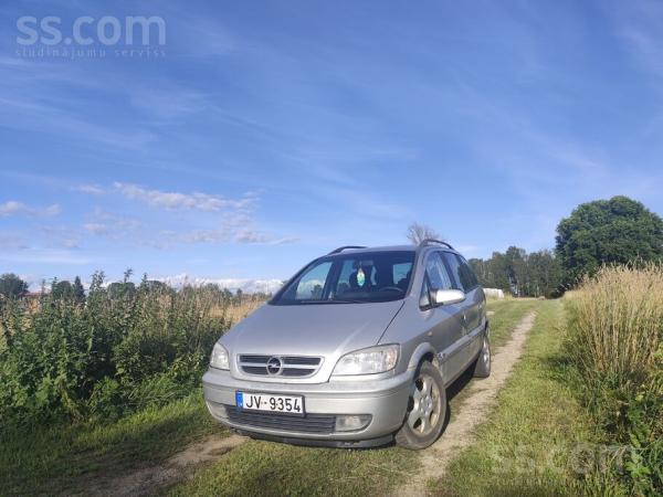 Grey Opel Zafira 2004 in Ogre, with an engine capacity of 2.20 L and mileage of 271 thousand km for 1250 €, photo 2 on AUTOMOTO.COM.LV