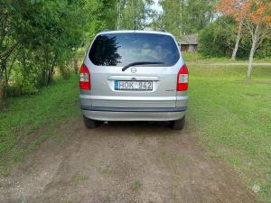 Grey Opel Zafira 2004 in Svencionys, with an engine capacity of 2.17 L and mileage of 267 thousand km for 400 €, photo 4 on AUTOMOTO.COM.LV