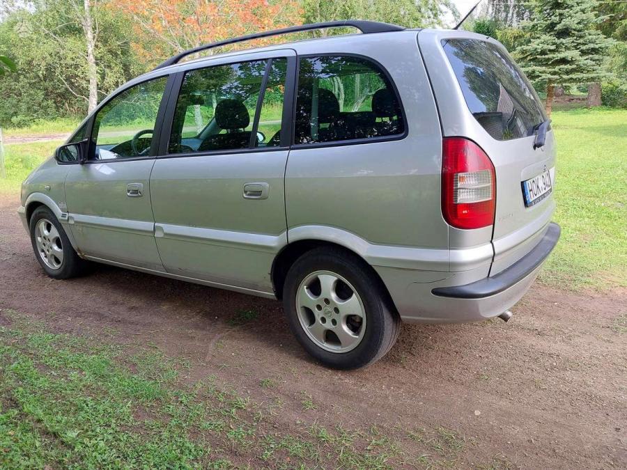 Grey Opel Zafira 2004 in Svencionys, with an engine capacity of 2.17 L and mileage of 267 thousand km for 400 €, photo 5 on AUTOMOTO.COM.LV