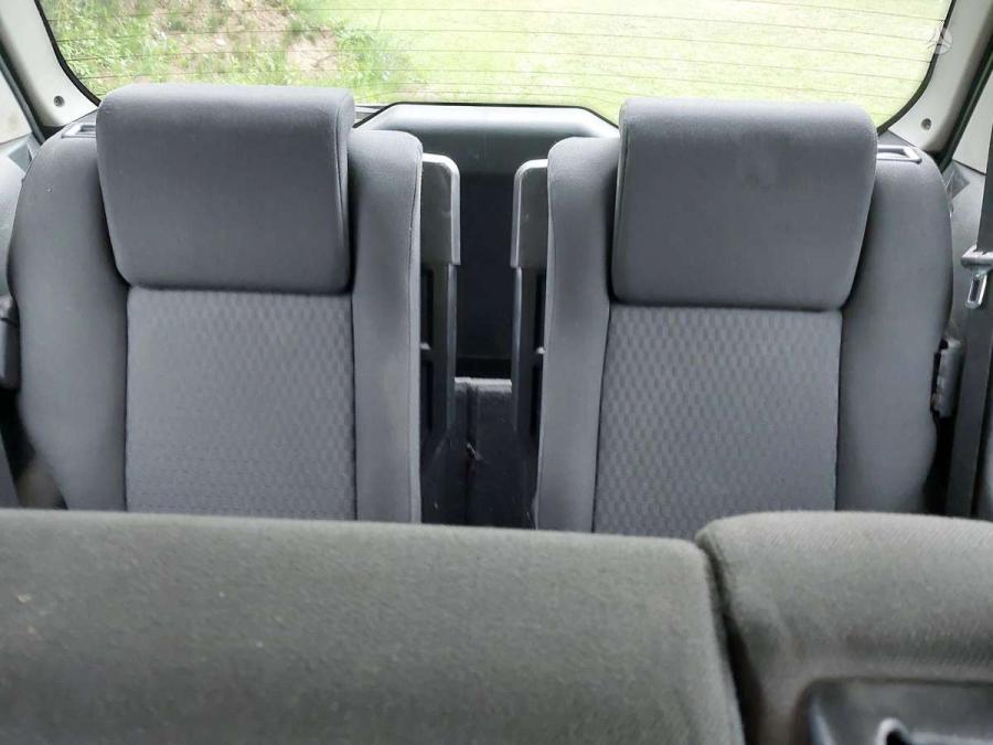 Grey Opel Zafira 2004 in Svencionys, with an engine capacity of 2.17 L and mileage of 267 thousand km for 400 €, photo 8 on AUTOMOTO.COM.LV