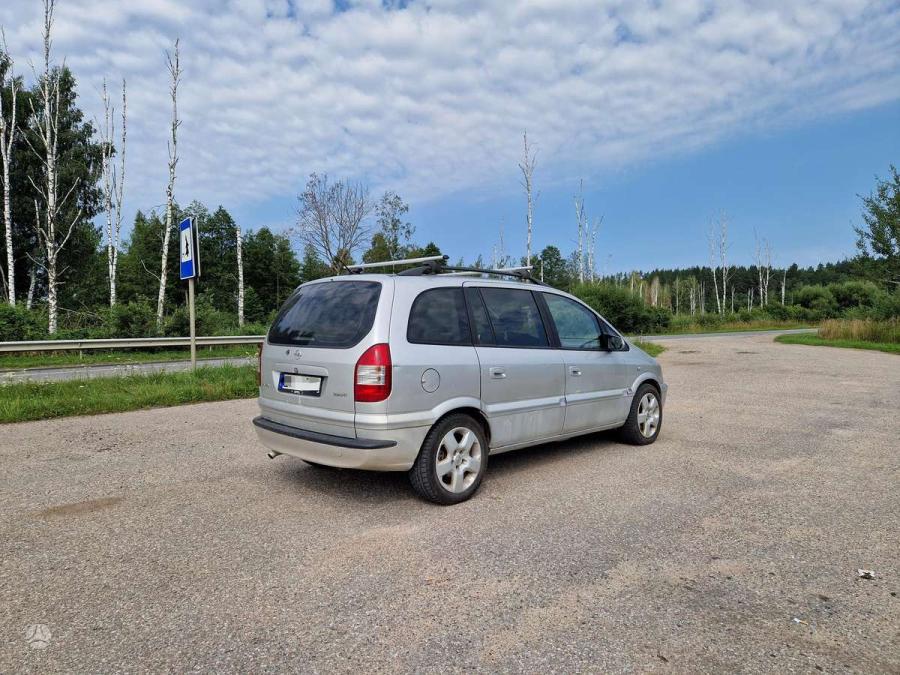 Pelēks Opel Zafira 2004 Viļņa, ar dzinēja tilpumu 2.17 L un nobraukumu 346 tūkst. km par 490 €, foto 5 vietnē AUTOMOTO.COM.LV