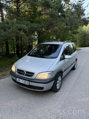 Pelēks Opel Zafira 2004 Kuldīga, ar dzinēja tilpumu 2.00 L un nobraukumu 365 tūkst. km par 1000 €, foto  vietnē AUTOMOTO.COM.LV