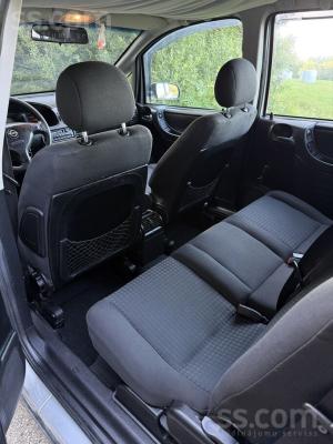 Pelēks Opel Zafira 2004 Kuldīga, ar dzinēja tilpumu 2.00 L un nobraukumu 365 tūkst. km par 1000 €, foto 10 vietnē AUTOMOTO.COM.LV