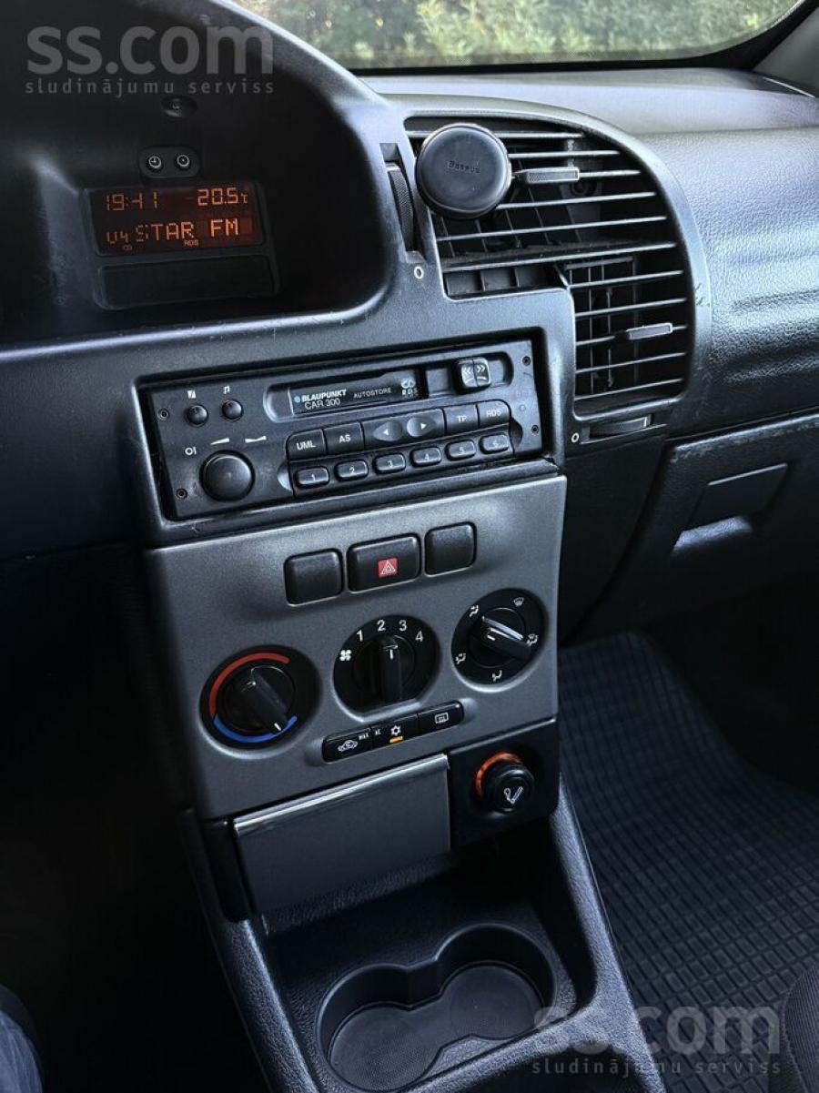 Pelēks Opel Zafira 2004 Kuldīga, ar dzinēja tilpumu 2.00 L un nobraukumu 365 tūkst. km par 1000 €, foto 12 vietnē AUTOMOTO.COM.LV