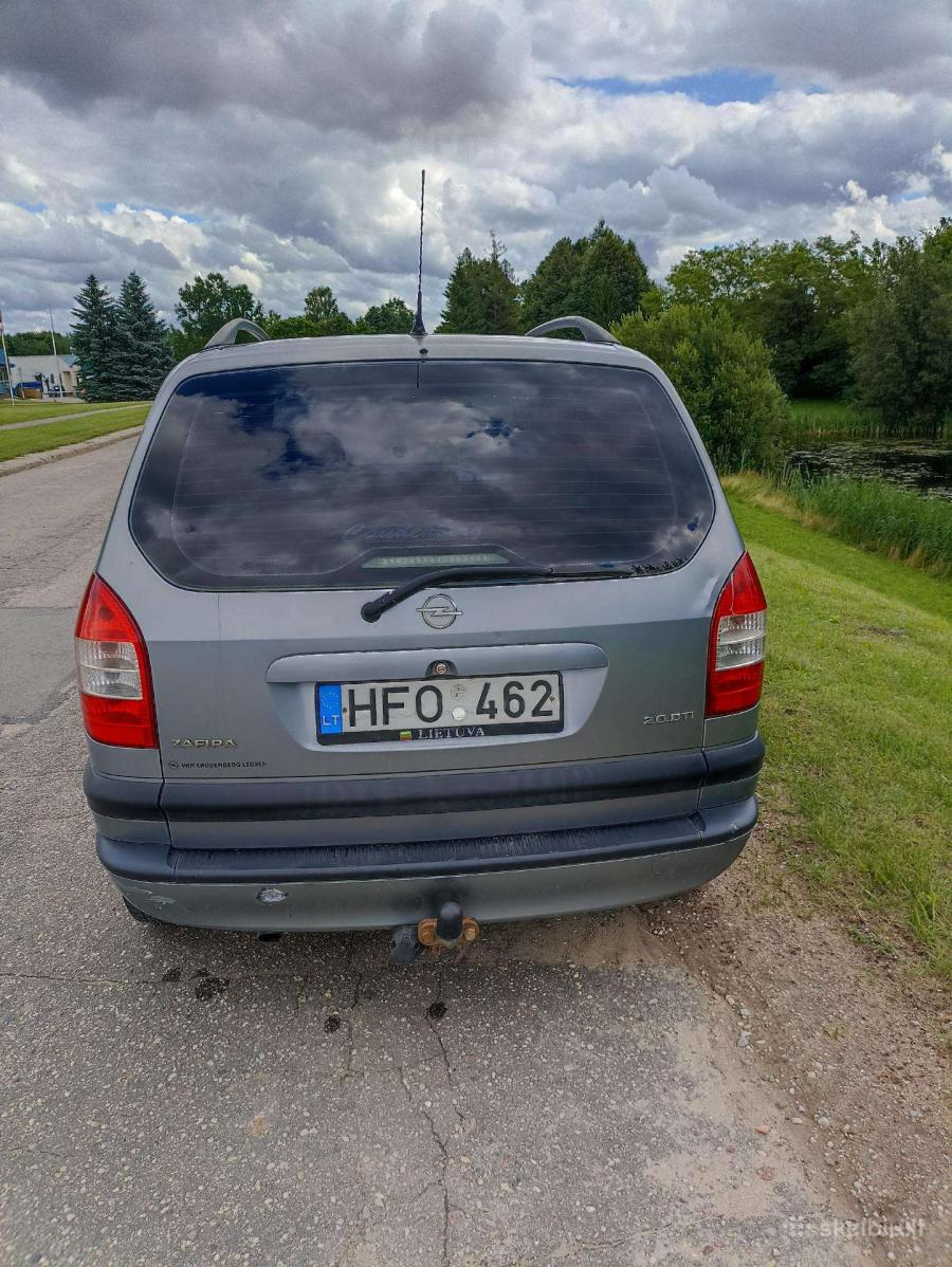 Grey Opel Zafira 2004 in Utena, with an engine capacity of 2.00 L and mileage of 255 thousand km for 300 €, photo 4 on AUTOMOTO.COM.LV