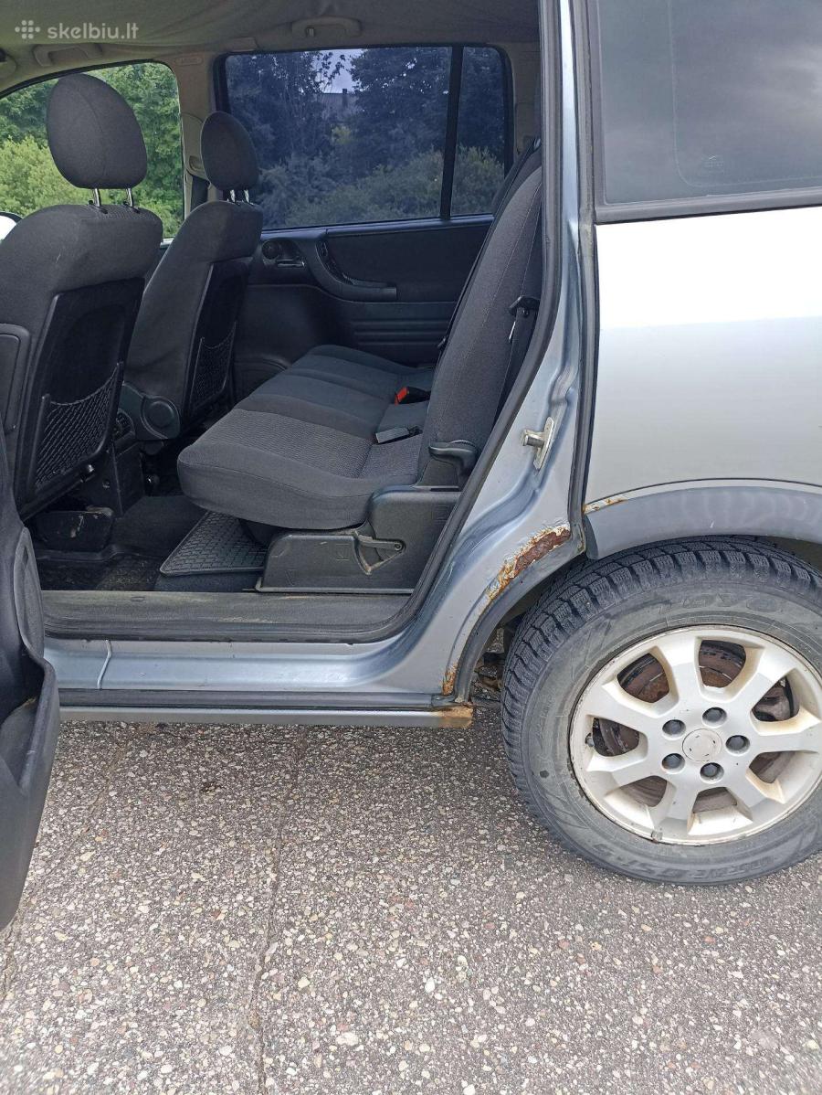 Grey Opel Zafira 2004 in Utena, with an engine capacity of 2.00 L and mileage of 255 thousand km for 300 €, photo 5 on AUTOMOTO.COM.LV