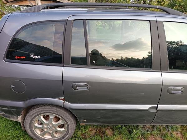 Pelēks Opel Zafira 2004 Cēsis, ar dzinēja tilpumu 1.80 L un nobraukumu 474 tūkst. km par 700 €, foto 4 vietnē AUTOMOTO.COM.LV
