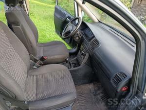 Grey Opel Zafira 2004 in Cesis, with an engine capacity of 1.80 L and mileage of 474 thousand km for 700 €, photo 8 on AUTOMOTO.COM.LV