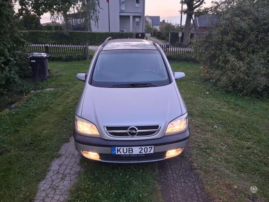 Grey Opel Zafira 2004 in Marijampole, with an engine capacity of 2.00 L and mileage of 173 thousand km for 950 €, photo 1 on AUTOMOTO.COM.LV