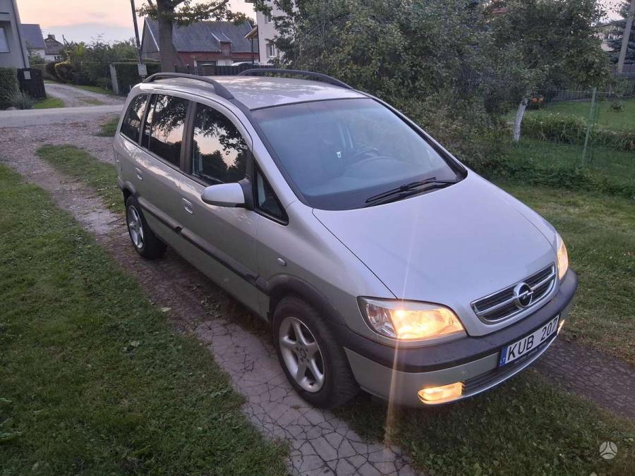 Grey Opel Zafira 2004 in Marijampole, with an engine capacity of 2.00 L and mileage of 173 thousand km for 950 €, photo 4 on AUTOMOTO.COM.LV