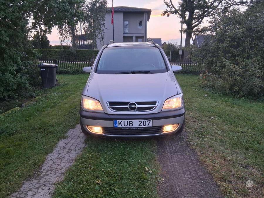 Grey Opel Zafira 2004 in Marijampole, with an engine capacity of 2.00 L and mileage of 173 thousand km for 950 €, photo 5 on AUTOMOTO.COM.LV