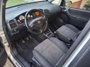Grey Opel Zafira 2004 in Marijampole, with an engine capacity of 2.00 L and mileage of 173 thousand km for 950 €, photo 12 on AUTOMOTO.COM.LV