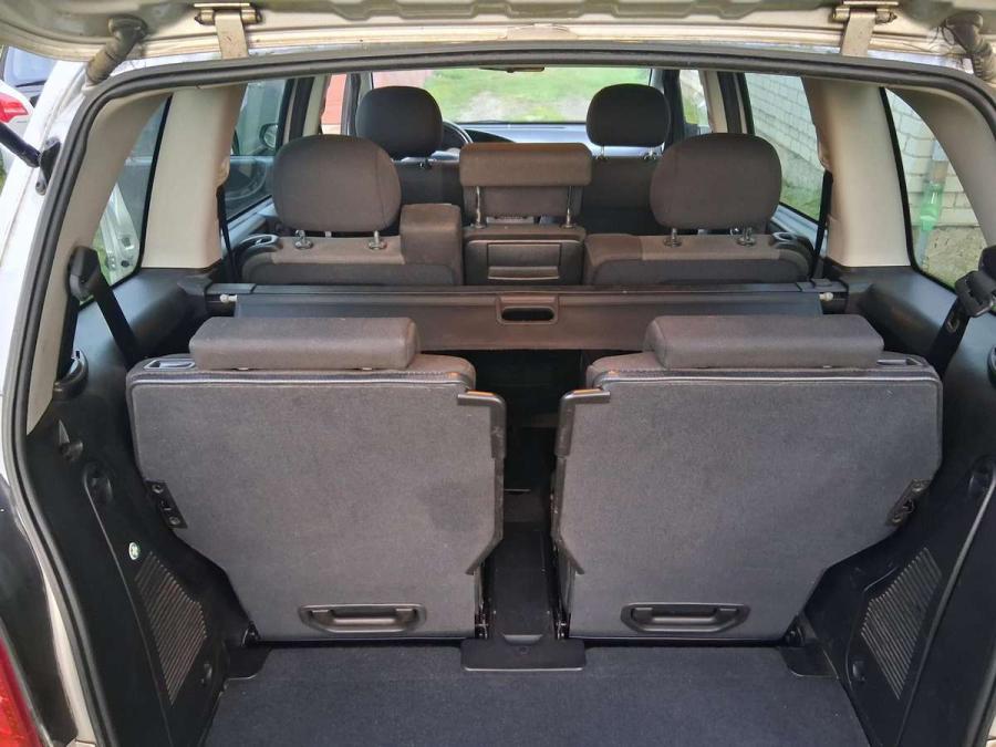 Grey Opel Zafira 2004 in Marijampole, with an engine capacity of 2.00 L and mileage of 173 thousand km for 950 €, photo 14 on AUTOMOTO.COM.LV