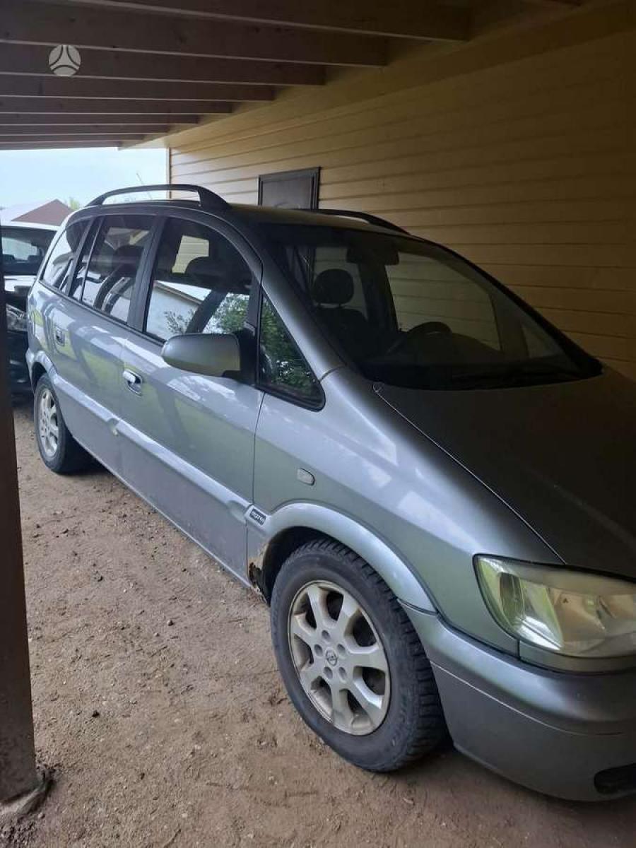 Grey Opel Zafira 2004 in Kretinga, with an engine capacity of 2.00 L and mileage of 336 thousand km for 550 €, photo 3 on AUTOMOTO.COM.LV