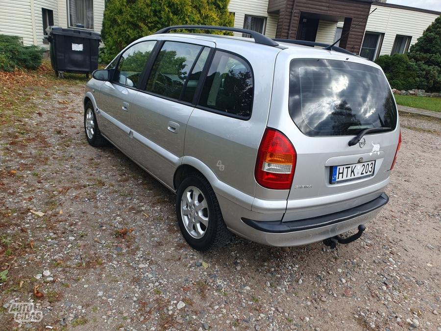 Grey Opel Zafira 2004 in Vilkaviskis, with an engine capacity of 2.20 L and mileage of 380 thousand km for 550 €, photo 3 on AUTOMOTO.COM.LV