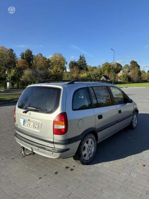 Grey Opel Zafira 2004 in Kaunas, with an engine capacity of 2.00 L and mileage of 345 thousand km for 699 €, photo 6 on AUTOMOTO.COM.LV