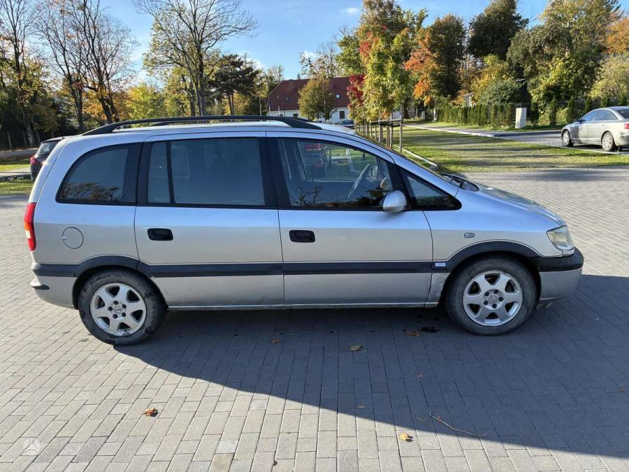 Grey Opel Zafira 2004 in Kaunas, with an engine capacity of 2.00 L and mileage of 345 thousand km for 699 €, photo 7 on AUTOMOTO.COM.LV