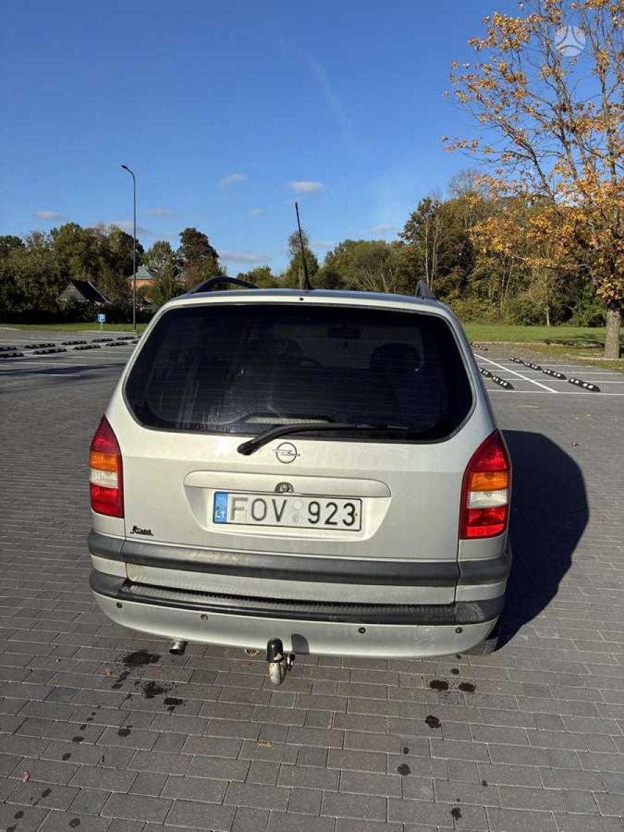 Grey Opel Zafira 2004 in Kaunas, with an engine capacity of 2.00 L and mileage of 345 thousand km for 699 €, photo 8 on AUTOMOTO.COM.LV
