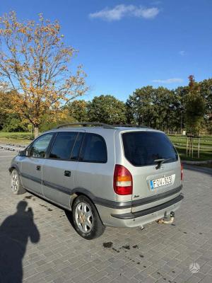 Grey Opel Zafira 2004 in Kaunas, with an engine capacity of 2.00 L and mileage of 345 thousand km for 699 €, photo 9 on AUTOMOTO.COM.LV