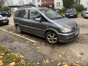 Grey Opel Zafira 2004 in Riga, with an engine capacity of 2.20 L and mileage of 283 thousand km for 500 €, photo 4 on AUTOMOTO.COM.LV