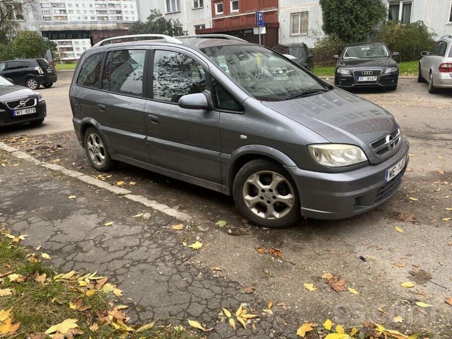 Grey Opel Zafira 2004 in Riga, with an engine capacity of 2.20 L and mileage of 283 thousand km for 500 €, photo 4 on AUTOMOTO.COM.LV