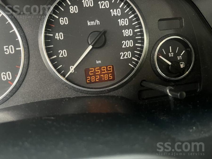Grey Opel Zafira 2004 in Riga, with an engine capacity of 2.20 L and mileage of 283 thousand km for 500 €, photo 17 on AUTOMOTO.COM.LV