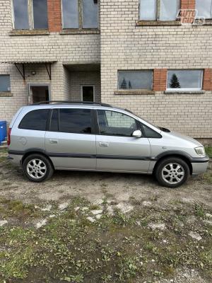 Grey Opel Zafira 2004 in Alytus, with an engine capacity of 1.60 L and mileage of 300 thousand km for 1250 €, photo 3 on AUTOMOTO.COM.LV