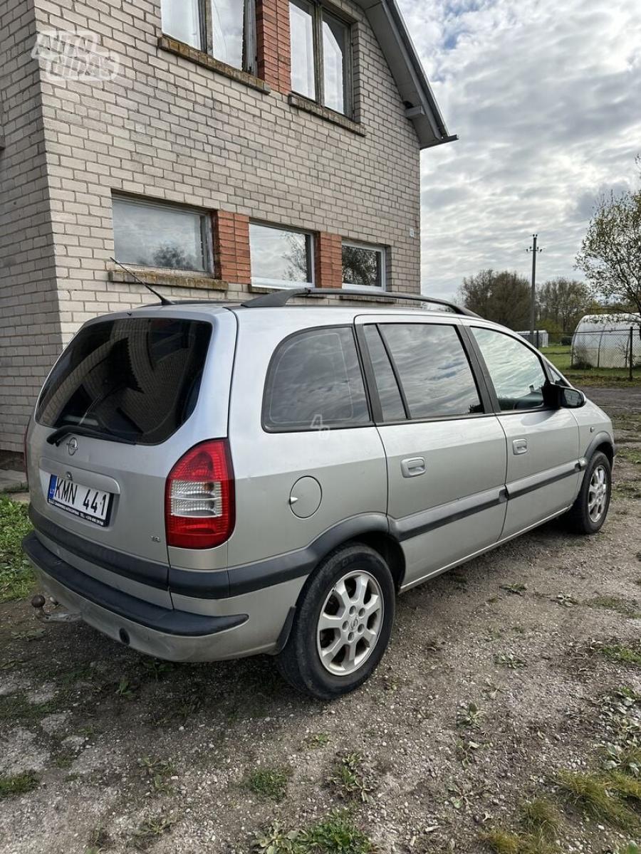 Grey Opel Zafira 2004 in Alytus, with an engine capacity of 1.60 L and mileage of 300 thousand km for 1250 €, photo 4 on AUTOMOTO.COM.LV