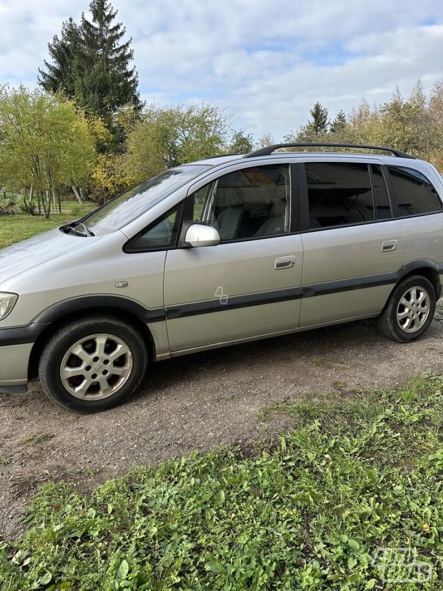 Grey Opel Zafira 2004 in Alytus, with an engine capacity of 1.60 L and mileage of 300 thousand km for 1250 €, photo 6 on AUTOMOTO.COM.LV
