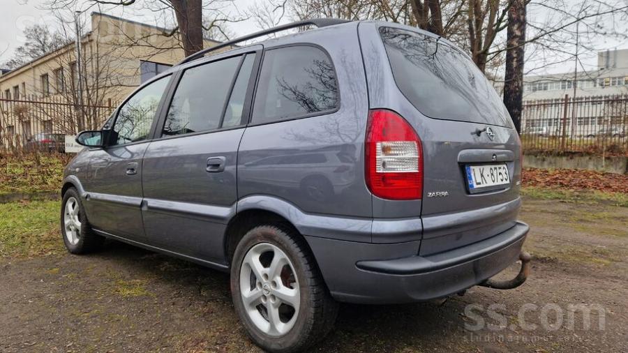 Grey Opel Zafira 2005 in Riga, with an engine capacity of 2.20 L and mileage of 302 thousand km for 1550 €, photo 2 on AUTOMOTO.COM.LV