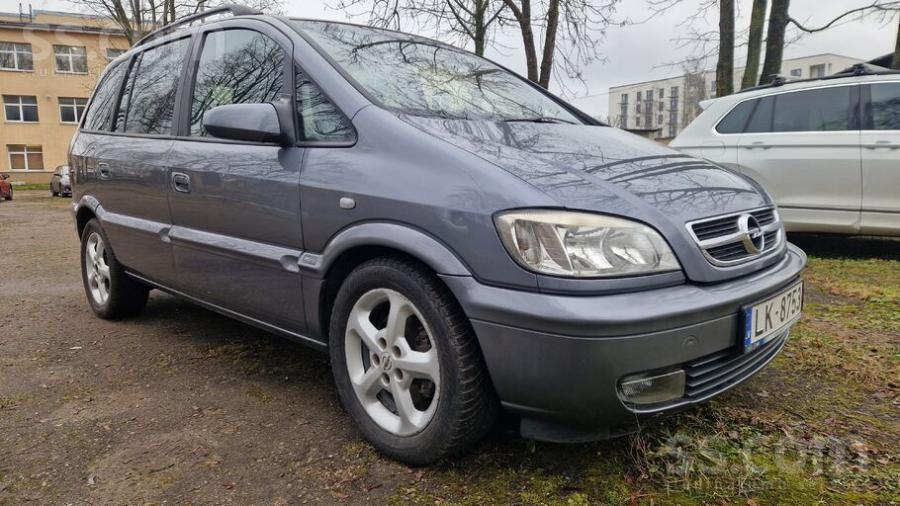 Grey Opel Zafira 2005 in Riga, with an engine capacity of 2.20 L and mileage of 302 thousand km for 1550 €, photo 4 on AUTOMOTO.COM.LV