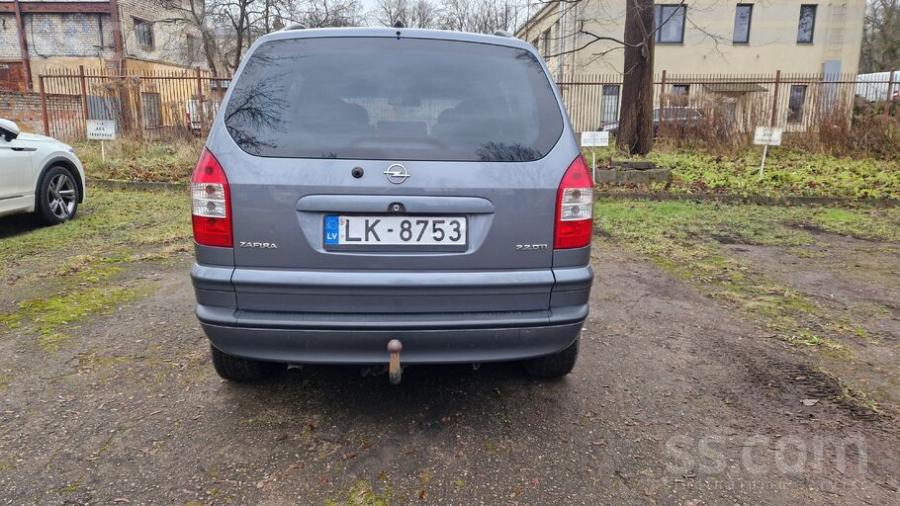 Grey Opel Zafira 2005 in Riga, with an engine capacity of 2.20 L and mileage of 302 thousand km for 1550 €, photo 6 on AUTOMOTO.COM.LV