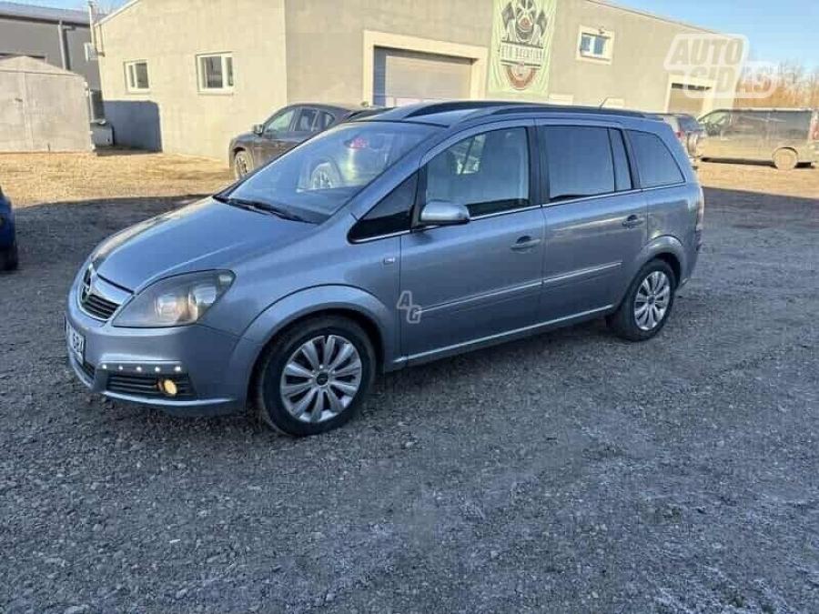 Grey Opel Zafira 2005 in Vilnius, with an engine capacity of 1.90 L and mileage of 240 thousand km for 1450 €, photo 1 on AUTOMOTO.COM.LV