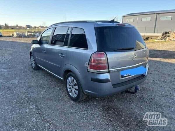 Pelēks Opel Zafira 2005 Viļņa, ar dzinēja tilpumu 1.90 L un nobraukumu 240 tūkst. km par 1450 €, foto 4 vietnē AUTOMOTO.COM.LV